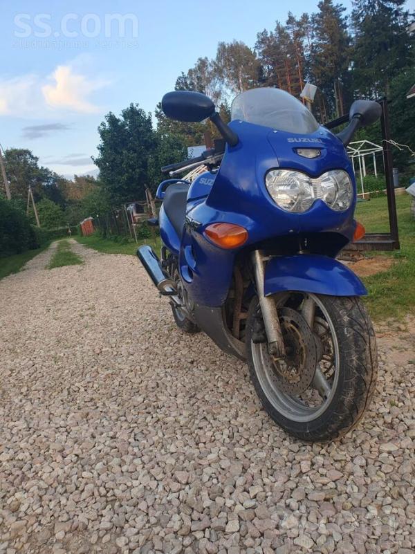 Suzuki GSX 600F 1998 in Riga, with an engine capacity of 0.60 L and mileage of 0 thousand km for 1700 €, photo 4 on AUTOMOTO.COM.LV