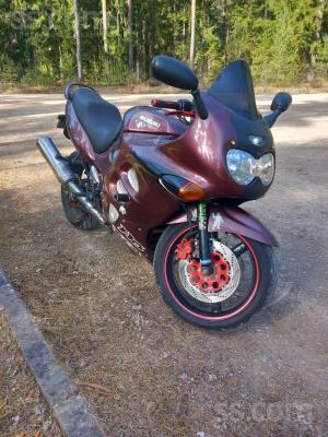 Suzuki GSX 600F 1999 in Talsi, with an engine capacity of 0.60 L and mileage of 0 thousand km for 1450 €, photo 5 on AUTOMOTO.COM.LV