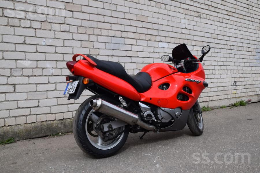 Suzuki GSX 600F 2000 in Riga, with an engine capacity of 0.60 L and mileage of 0 thousand km for 1500 €, photo 5 on AUTOMOTO.COM.LV