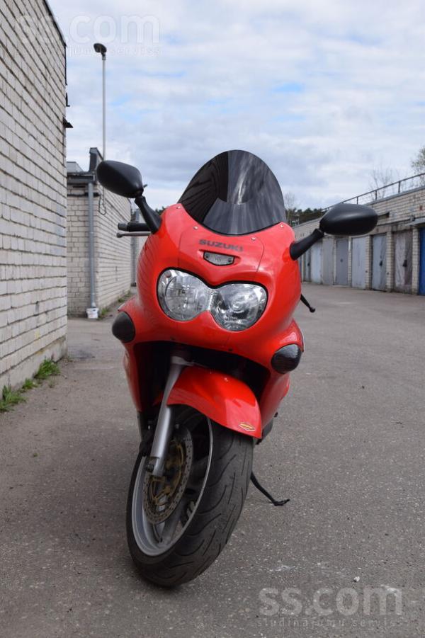 Suzuki GSX 600F 2000 in Riga, with an engine capacity of 0.60 L and mileage of 0 thousand km for 1500 €, photo 6 on AUTOMOTO.COM.LV
