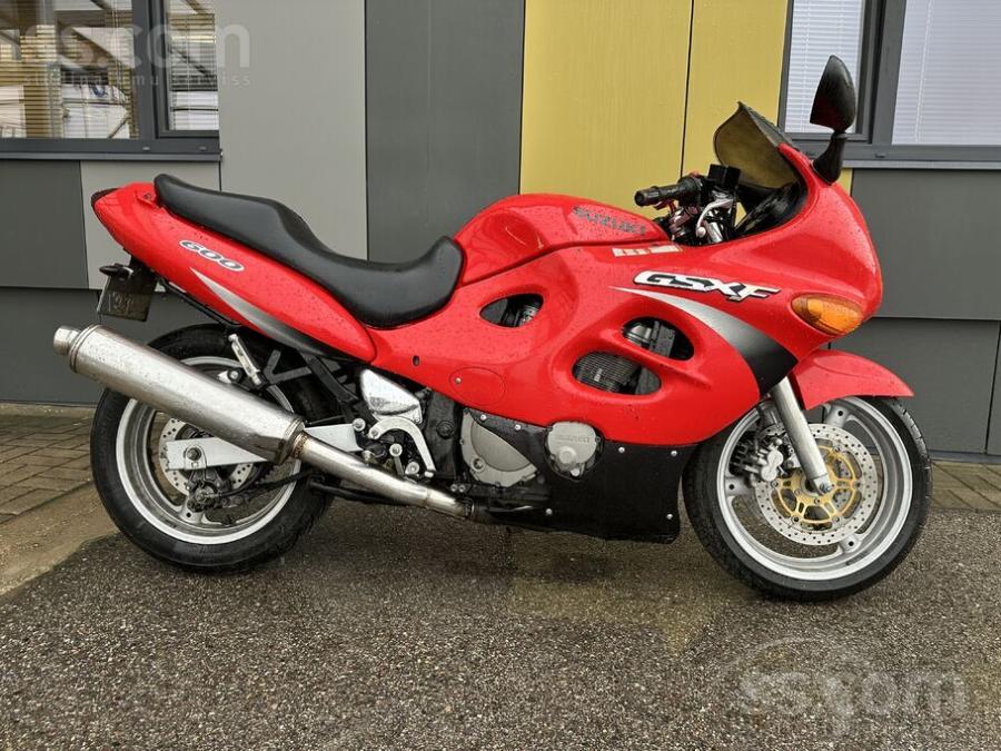 Сузуки GSX 600F 2000 в Рига, объемом двигателя 0.60 л и пробегом 0 тыс. км за 1500 €, фото 1 на AUTOMOTO.COM.LV