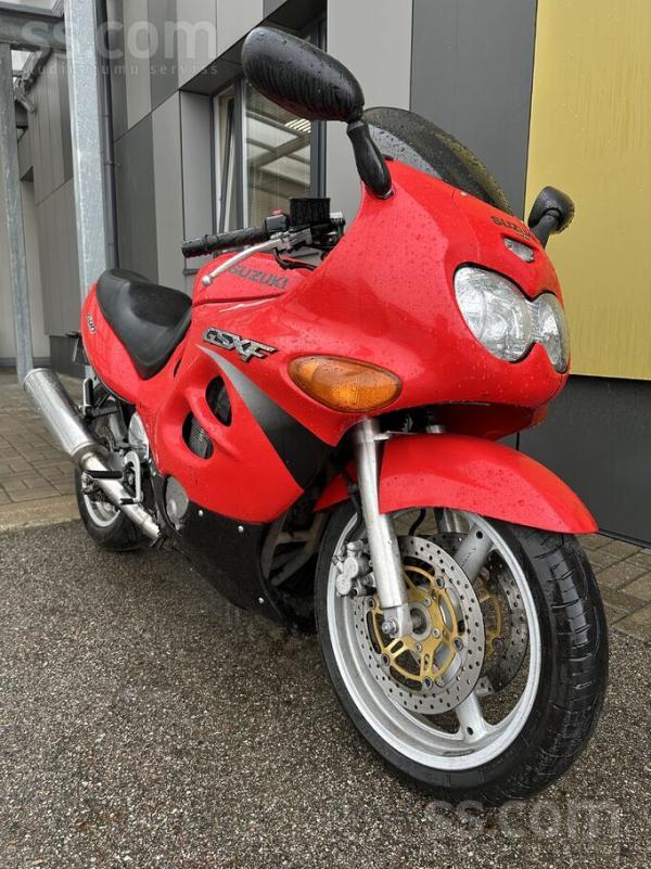 Сузуки GSX 600F 2000 в Рига, объемом двигателя 0.60 л и пробегом 0 тыс. км за 1500 €, фото 3 на AUTOMOTO.COM.LV