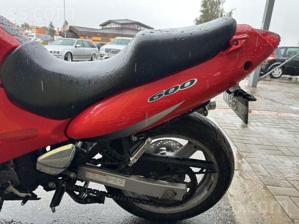 Сузуки GSX 600F 2000 в Рига, объемом двигателя 0.60 л и пробегом 0 тыс. км за 1500 €, фото 6 на AUTOMOTO.COM.LV