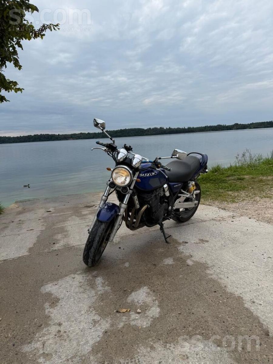 Suzuki GSX 750 2001 Rīga, ar dzinēja tilpumu 0.75 L un nobraukumu 0 tūkst. km par 2350 €, foto 1 vietnē AUTOMOTO.COM.LV