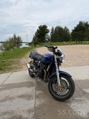 Suzuki GSX 750 2001 Rīga, ar dzinēja tilpumu 0.75 L un nobraukumu 0 tūkst. km par 2350 €, foto 3 vietnē AUTOMOTO.COM.LV