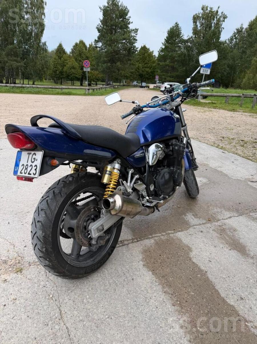 Suzuki GSX 750 2001 Rīga, ar dzinēja tilpumu 0.75 L un nobraukumu 0 tūkst. km par 2350 €, foto 4 vietnē AUTOMOTO.COM.LV