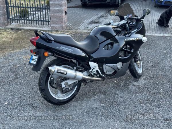 Черный Сузуки GSX 750F 1999 в Таллин, объемом двигателя 0.75 л и пробегом 67 тыс. км за 1100 €, фото 2 на AUTOMOTO.COM.LV