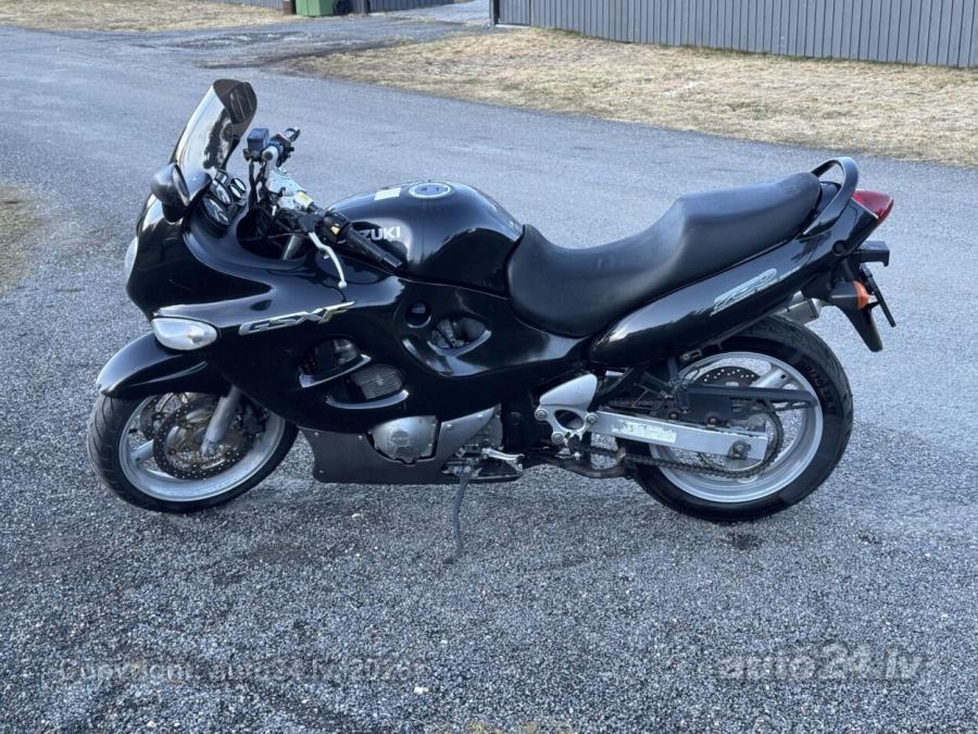 Черный Сузуки GSX 750F 1999 в Таллин, объемом двигателя 0.75 л и пробегом 67 тыс. км за 1100 €, фото 3 на AUTOMOTO.COM.LV