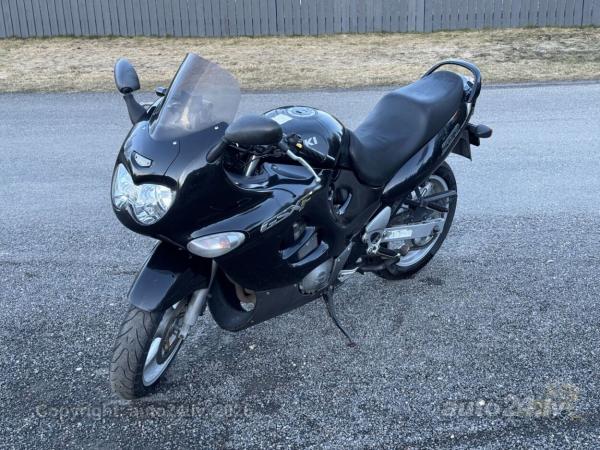 Черный Сузуки GSX 750F 1999 в Таллин, объемом двигателя 0.75 л и пробегом 67 тыс. км за 1100 €, фото 4 на AUTOMOTO.COM.LV