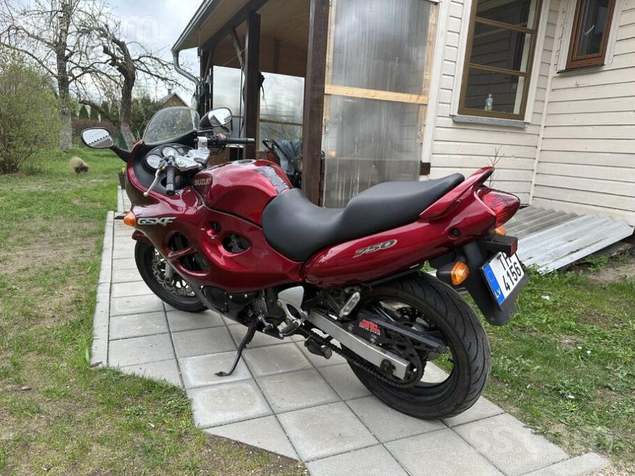 Suzuki GSX 750F 1999 Ventspils, ar dzinēja tilpumu 0.75 L un nobraukumu 0 tūkst. km par 1990 €, foto 2 vietnē AUTOMOTO.COM.LV