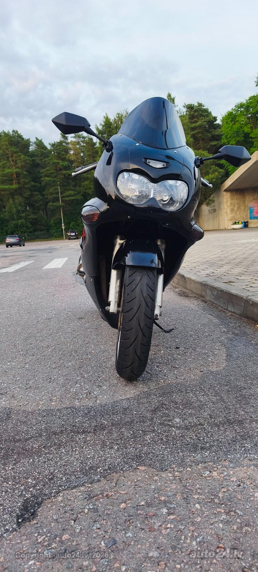 Suzuki GSX 750F 1999 Tallina, ar dzinēja tilpumu 0.75 L un nobraukumu 35 tūkst. km par 2500 €, foto 5 vietnē AUTOMOTO.COM.LV