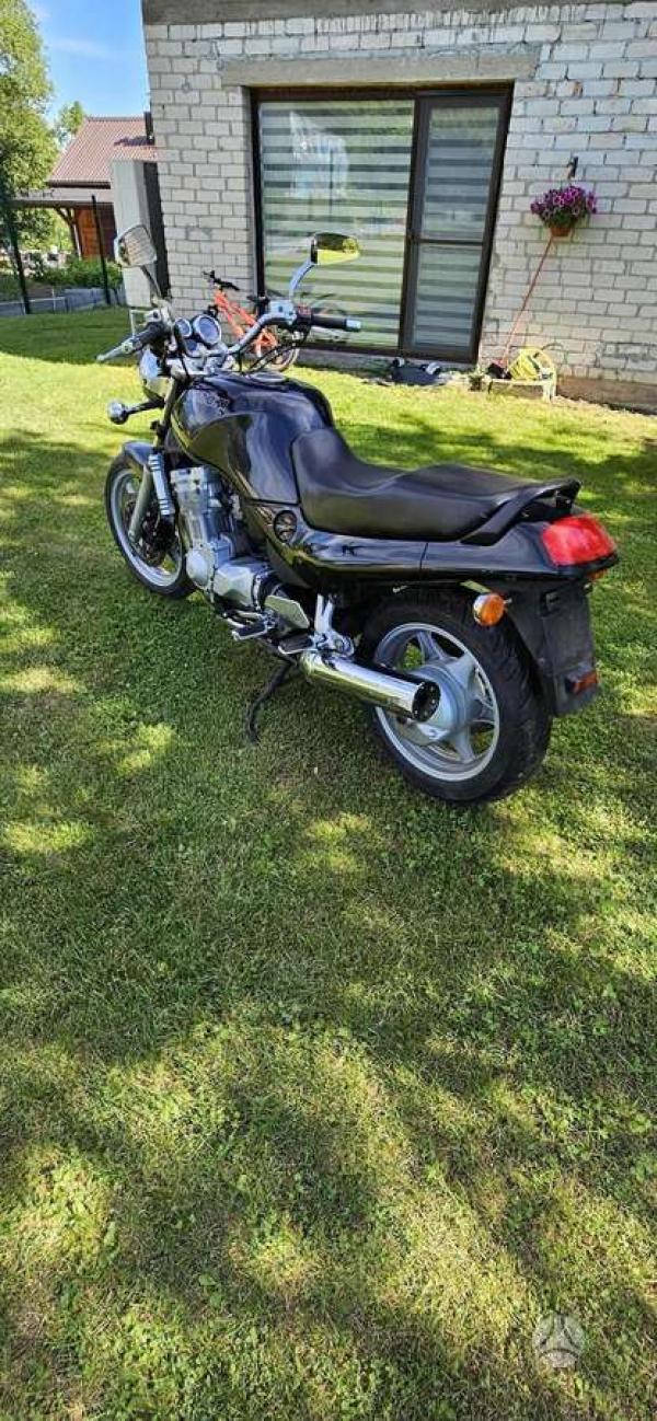 Черный Сузуки GSX 1991 в Укмерге, объемом двигателя 1.10 л и пробегом 8 тыс. км за 1550 €, фото 2 на AUTOMOTO.COM.LV