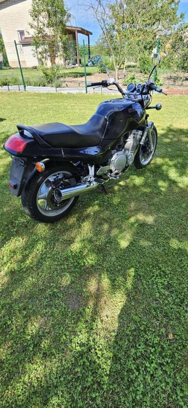 Черный Сузуки GSX 1991 в Укмерге, объемом двигателя 1.10 л и пробегом 8 тыс. км за 1550 €, фото 4 на AUTOMOTO.COM.LV
