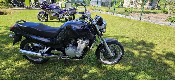 Black Suzuki GSX 1991 in Ukmerge, with an engine capacity of 1.10 L and mileage of 8 thousand km for 1550 €, photo 6 on AUTOMOTO.COM.LV