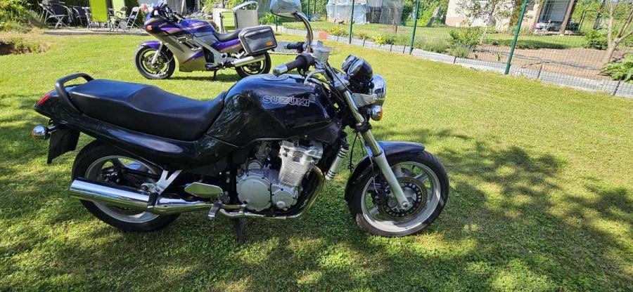 Black Suzuki GSX 1991 in Ukmerge, with an engine capacity of 1.10 L and mileage of 8 thousand km for 1550 €, photo 7 on AUTOMOTO.COM.LV