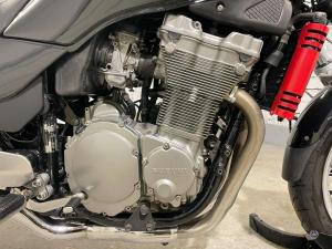 Melns Suzuki GSX 1994 Viļņa, ar dzinēja tilpumu 1.10 L un nobraukumu 57 tūkst. km par 1950 €, foto 9 vietnē AUTOMOTO.COM.LV