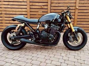 Melns Suzuki GSX 2002 Palanga, ar dzinēja tilpumu 0.75 L un nobraukumu 22 tūkst. km par 3499 €, foto 1 vietnē AUTOMOTO.COM.LV
