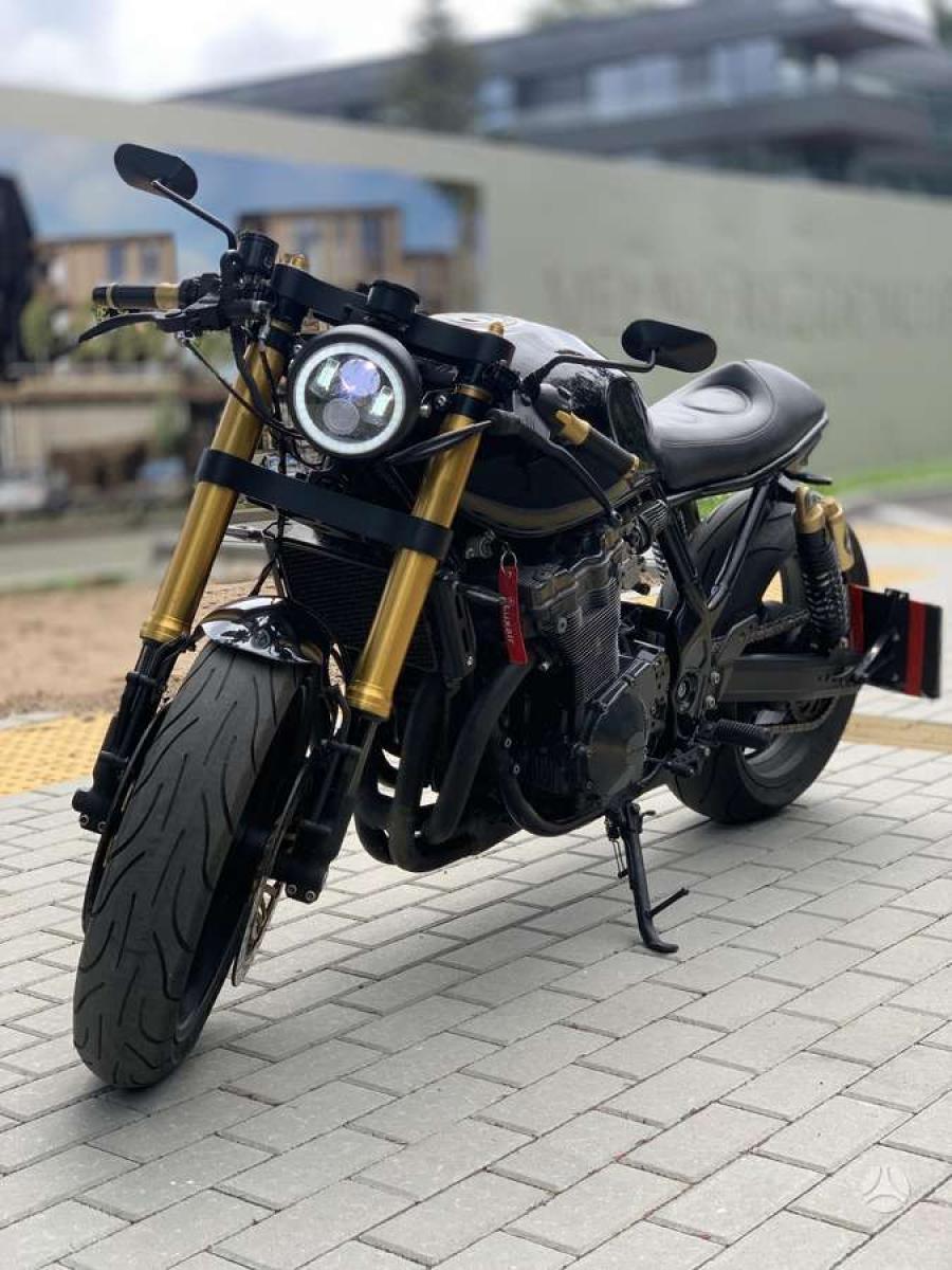 Melns Suzuki GSX 2002 Palanga, ar dzinēja tilpumu 0.75 L un nobraukumu 22 tūkst. km par 3499 €, foto 4 vietnē AUTOMOTO.COM.LV
