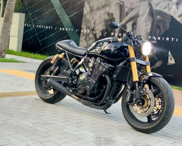 Черный Сузуки GSX 2002 в Акмяне, объемом двигателя 0.75 л и пробегом 1 тыс. км за 3299 €, фото 5 на AUTOMOTO.COM.LV