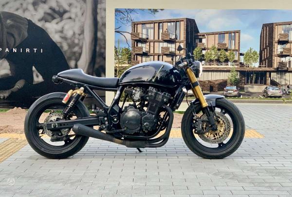 Черный Сузуки GSX 2002 в Акмяне, объемом двигателя 0.75 л и пробегом 1 тыс. км за 3299 €, фото 6 на AUTOMOTO.COM.LV