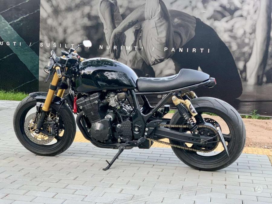 Черный Сузуки GSX 2002 в Акмяне, объемом двигателя 0.75 л и пробегом 1 тыс. км за 3299 €, фото 8 на AUTOMOTO.COM.LV