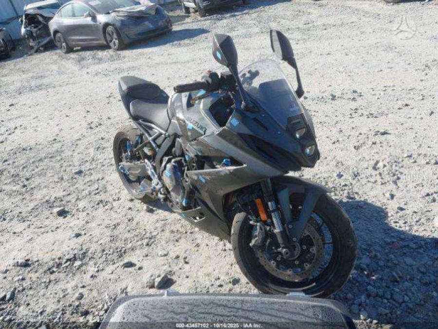 Black Suzuki GSX 2025 in Klaipeda, with an engine capacity of 0.80 L and mileage of 4 thousand km for 4425 €, photo 1 on AUTOMOTO.COM.LV