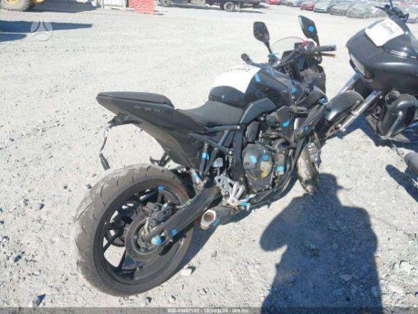 Black Suzuki GSX 2025 in Klaipeda, with an engine capacity of 0.80 L and mileage of 4 thousand km for 4425 €, photo 4 on AUTOMOTO.COM.LV
