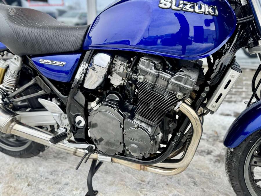 Синий Сузуки GSX 2001 в Вильнюс, объемом двигателя 0.75 л и пробегом 46 тыс. км за 2199 €, фото 23 на AUTOMOTO.COM.LV