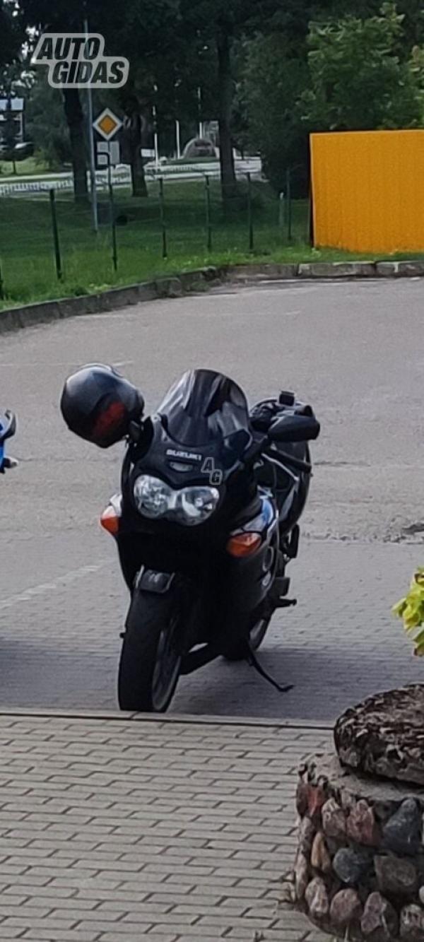 Melns Suzuki GSX-F 1999 Viļņa, ar dzinēja tilpumu 0.75 L un nobraukumu 314 tūkst. km par 1500 €, foto 6 vietnē AUTOMOTO.COM.LV