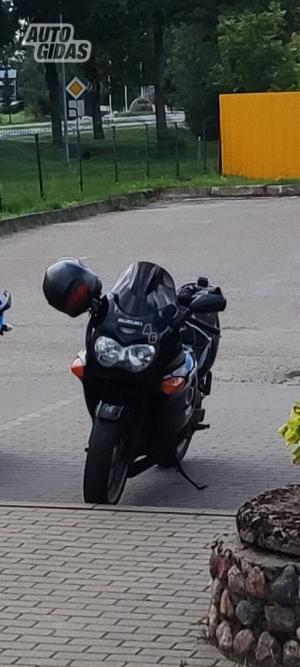Melns Suzuki GSX-F 1999 Viļņa, ar dzinēja tilpumu 0.75 L un nobraukumu 314 tūkst. km par 1500 €, foto 6 vietnē AUTOMOTO.COM.LV
