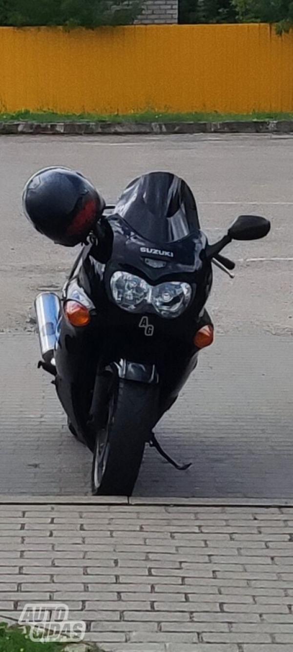 Melns Suzuki GSX-F 1999 Viļņa, ar dzinēja tilpumu 0.75 L un nobraukumu 314 tūkst. km par 1500 €, foto 7 vietnē AUTOMOTO.COM.LV