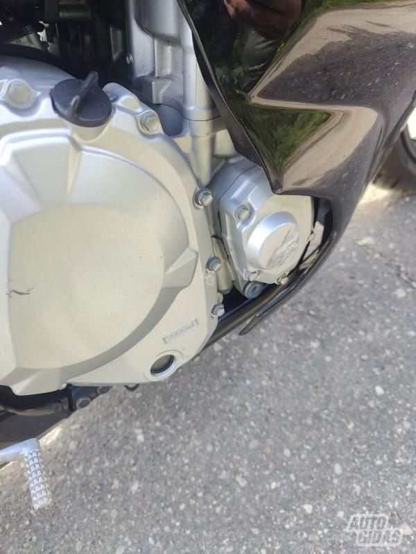 Melns Suzuki GSX-F 2008 Ignalina, ar dzinēja tilpumu 0.65 L un nobraukumu 82 tūkst. km par 2450 €, foto 8 vietnē AUTOMOTO.COM.LV