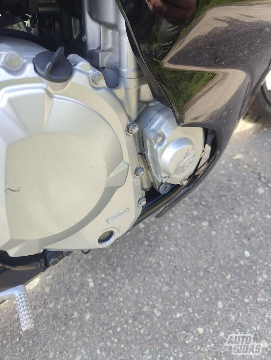 Melns Suzuki GSX-F 2008 Ignalina, ar dzinēja tilpumu 0.65 L un nobraukumu 82 tūkst. km par 2450 €, foto 9 vietnē AUTOMOTO.COM.LV
