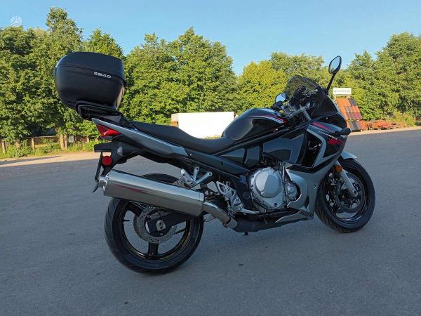 Черный Сузуки GSX-F 2008 в Клайпеда, объемом двигателя 0.65 л и пробегом 25 тыс. км за 2600 €, фото 2 на AUTOMOTO.COM.LV