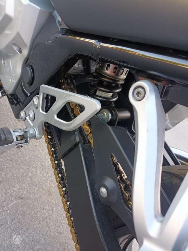 Черный Сузуки GSX-F 2008 в Клайпеда, объемом двигателя 0.65 л и пробегом 25 тыс. км за 2600 €, фото 6 на AUTOMOTO.COM.LV