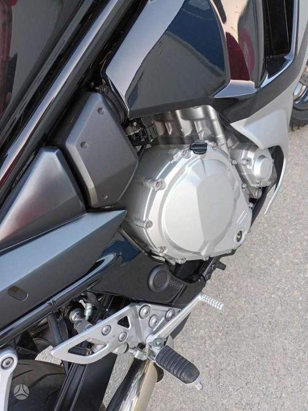Черный Сузуки GSX-F 2008 в Клайпеда, объемом двигателя 0.65 л и пробегом 25 тыс. км за 2600 €, фото 9 на AUTOMOTO.COM.LV