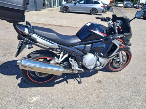 Suzuki GSX-F 2008 Šauļi vietnē Melns Suzuki GSX-F 2008 Šauļi, ar dzinēja tilpumu 0.65 L un nobraukumu 50 tūkst. km par 2400 €, foto 3 vietnē AUTOMOTO.COM.LV