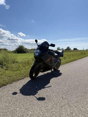 Black Suzuki GSX-F 2010 in Silute, with an engine capacity of 0.65 L and mileage of 40 thousand km for 3000 €, photo 5 on AUTOMOTO.COM.LV