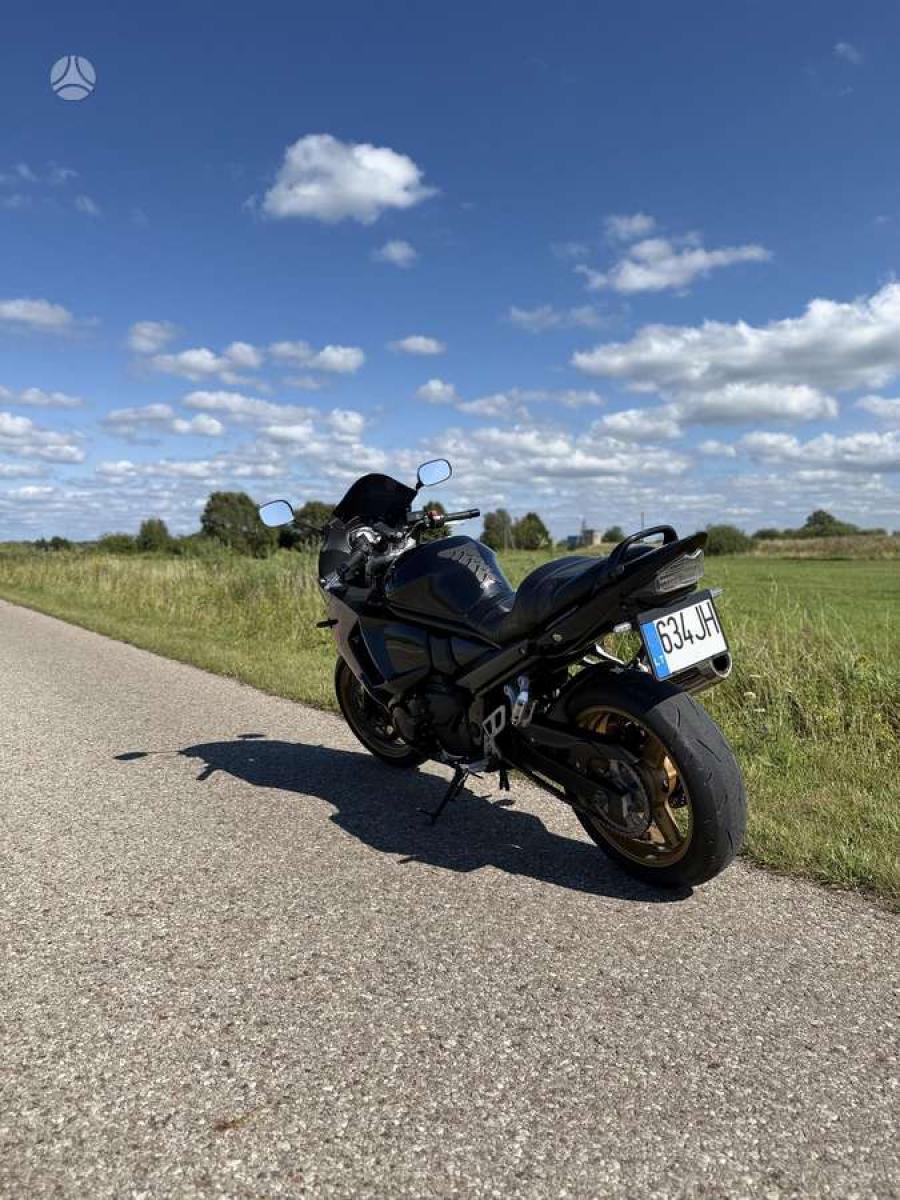 Black Suzuki GSX-F 2010 in Silute, with an engine capacity of 0.65 L and mileage of 40 thousand km for 3000 €, photo 6 on AUTOMOTO.COM.LV