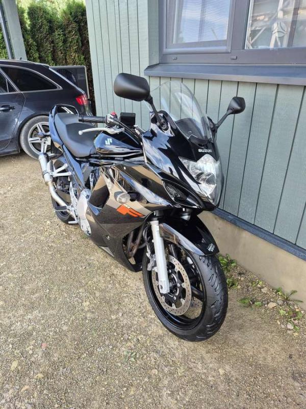 Suzuki GSX-F 2010 Kuršėnai vietnē Melns Suzuki GSX-F 2010 Kuršėnai, ar dzinēja tilpumu 0.66 L un nobraukumu 44 tūkst. km par 3150 €, foto 1 vietnē AUTOMOTO.COM.LV