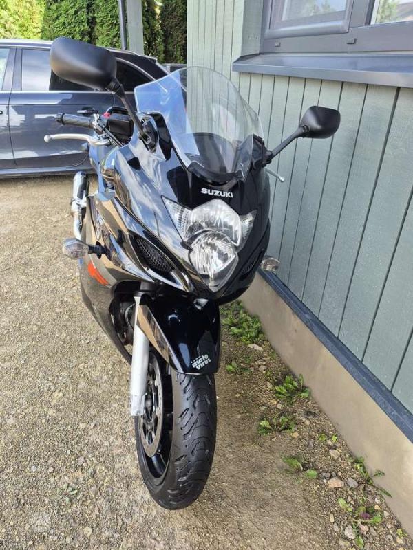 Suzuki GSX-F 2010 Kuršėnai vietnē Melns Suzuki GSX-F 2010 Kuršėnai, ar dzinēja tilpumu 0.66 L un nobraukumu 44 tūkst. km par 3150 €, foto 3 vietnē AUTOMOTO.COM.LV