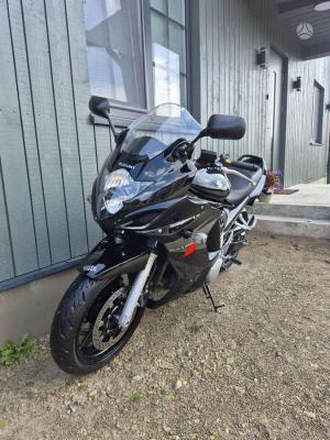 Black Suzuki GSX-F 2010 in Kursenai, with an engine capacity of 0.66 L and mileage of 44 thousand km for 3150 €, photo 4 on AUTOMOTO.COM.LV