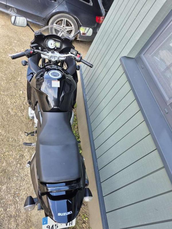Suzuki GSX-F 2010 Kuršėnai vietnē Melns Suzuki GSX-F 2010 Kuršėnai, ar dzinēja tilpumu 0.66 L un nobraukumu 44 tūkst. km par 3150 €, foto 9 vietnē AUTOMOTO.COM.LV