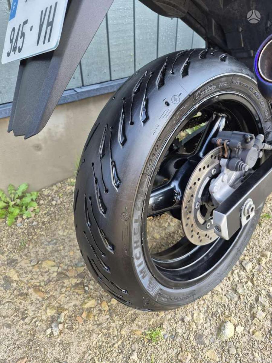 Black Suzuki GSX-F 2010 in Kursenai, with an engine capacity of 0.66 L and mileage of 44 thousand km for 3150 €, photo 12 on AUTOMOTO.COM.LV