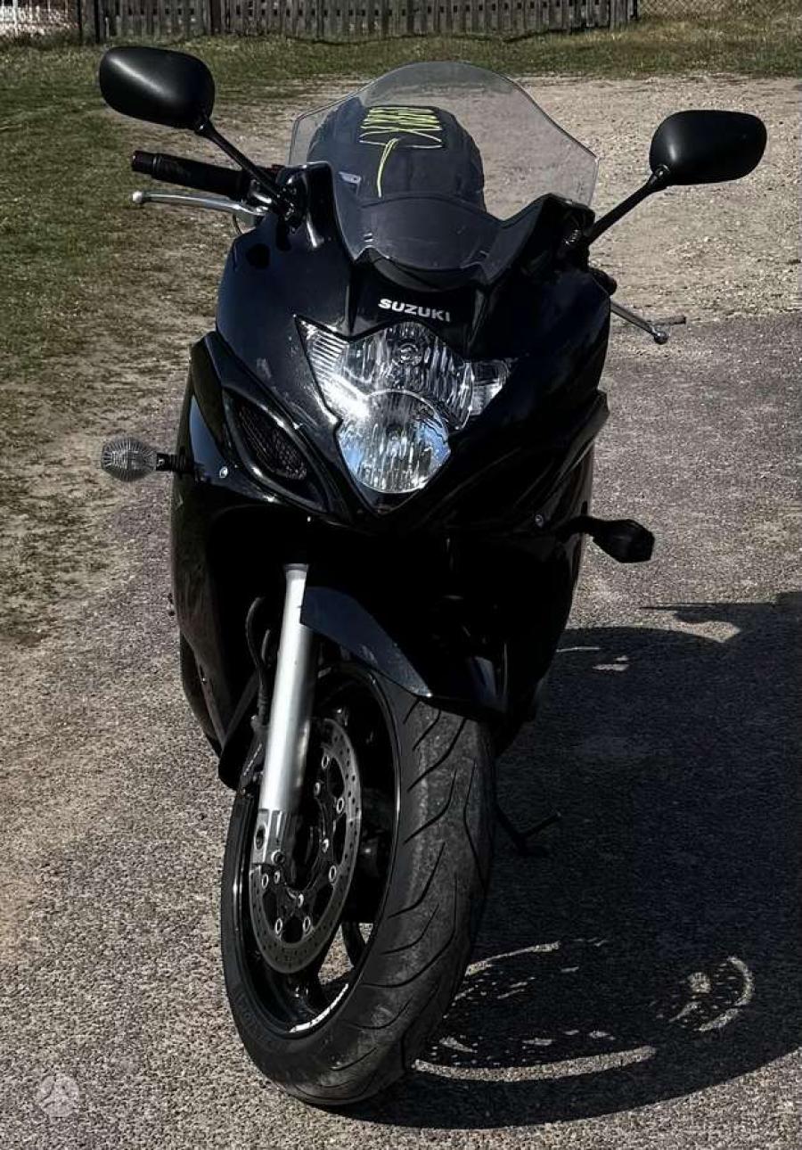 Black Suzuki GSX-F 2011 in Kaunas, with an engine capacity of 0.65 L and mileage of 50 thousand km for 2650 €, photo 4 on AUTOMOTO.COM.LV