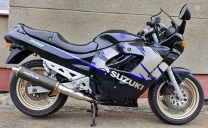 Zils Suzuki GSX-F 1994 Kauņa, ar dzinēja tilpumu 0.75 L un nobraukumu 36 tūkst. km par 1050 €, foto  vietnē AUTOMOTO.COM.LV