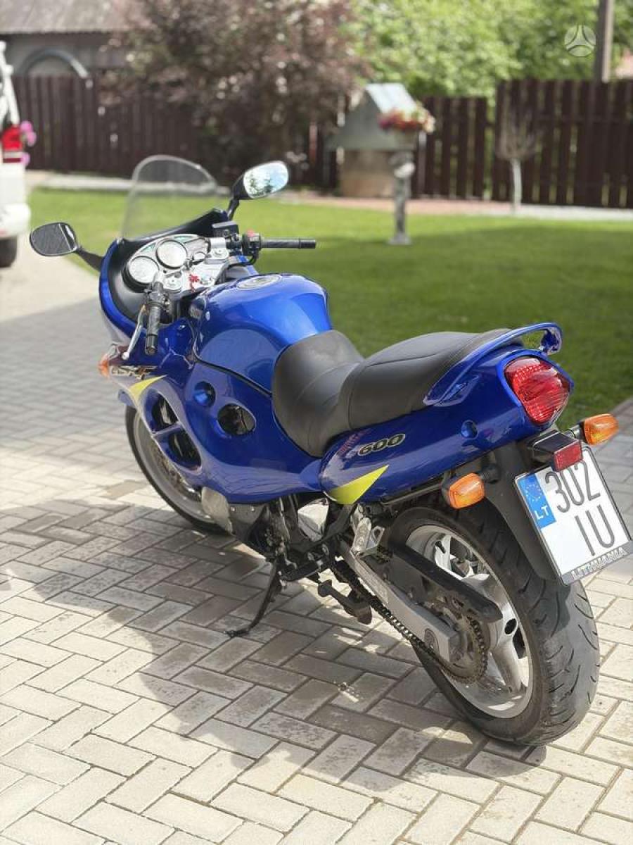 Blue Suzuki GSX-F 2001 in Rokiskis, with an engine capacity of 0.60 L and mileage of 60 thousand km for 1500 €, photo 3 on AUTOMOTO.COM.LV