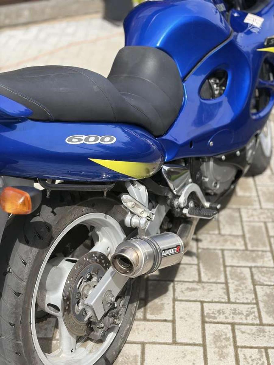Blue Suzuki GSX-F 2001 in Rokiskis, with an engine capacity of 0.60 L and mileage of 60 thousand km for 1500 €, photo 4 on AUTOMOTO.COM.LV