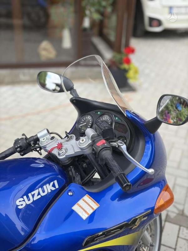 Blue Suzuki GSX-F 2001 in Rokiskis, with an engine capacity of 0.60 L and mileage of 60 thousand km for 1500 €, photo 10 on AUTOMOTO.COM.LV