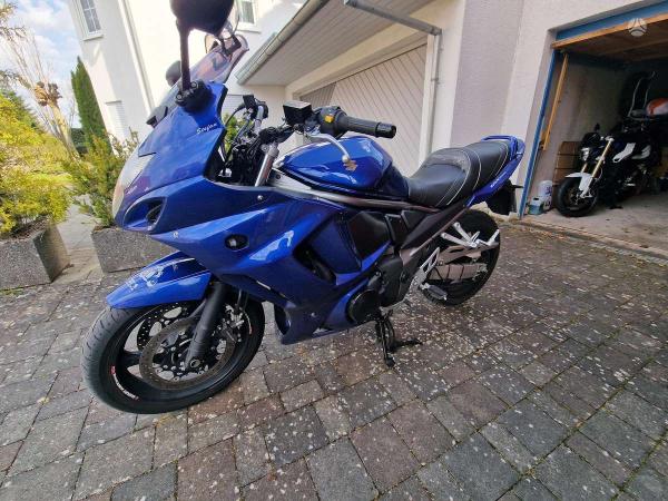 Zils Suzuki GSX-F 2014 Visaginas, ar dzinēja tilpumu 1.25 L un nobraukumu 40 tūkst. km par 3250 €, foto 2 vietnē AUTOMOTO.COM.LV